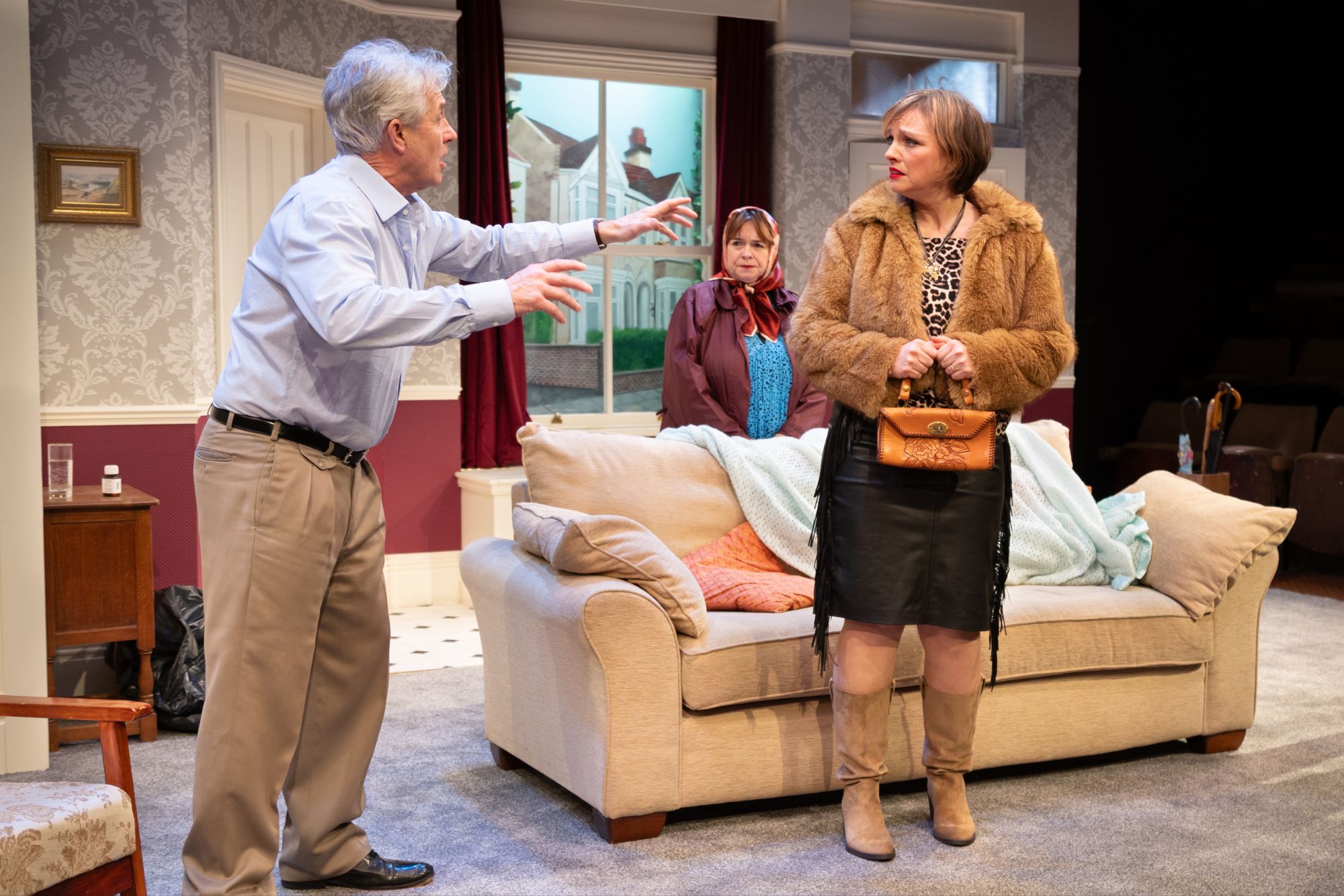 Cash on Delivery-Mill at Sonning. – Theatre, Art and Film Reviews
